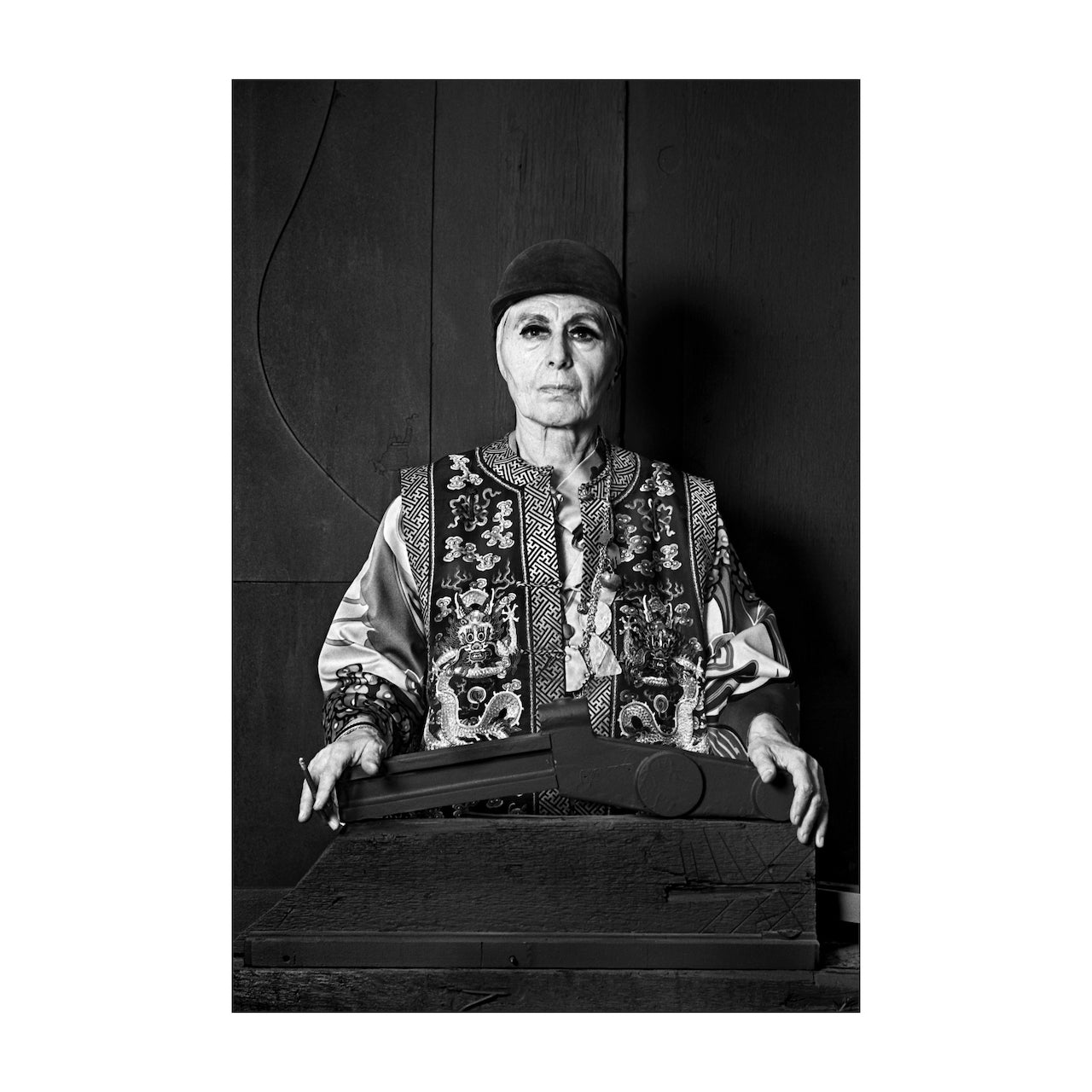 Lynn Gilbert's Women – ilon Art Gallery Collection